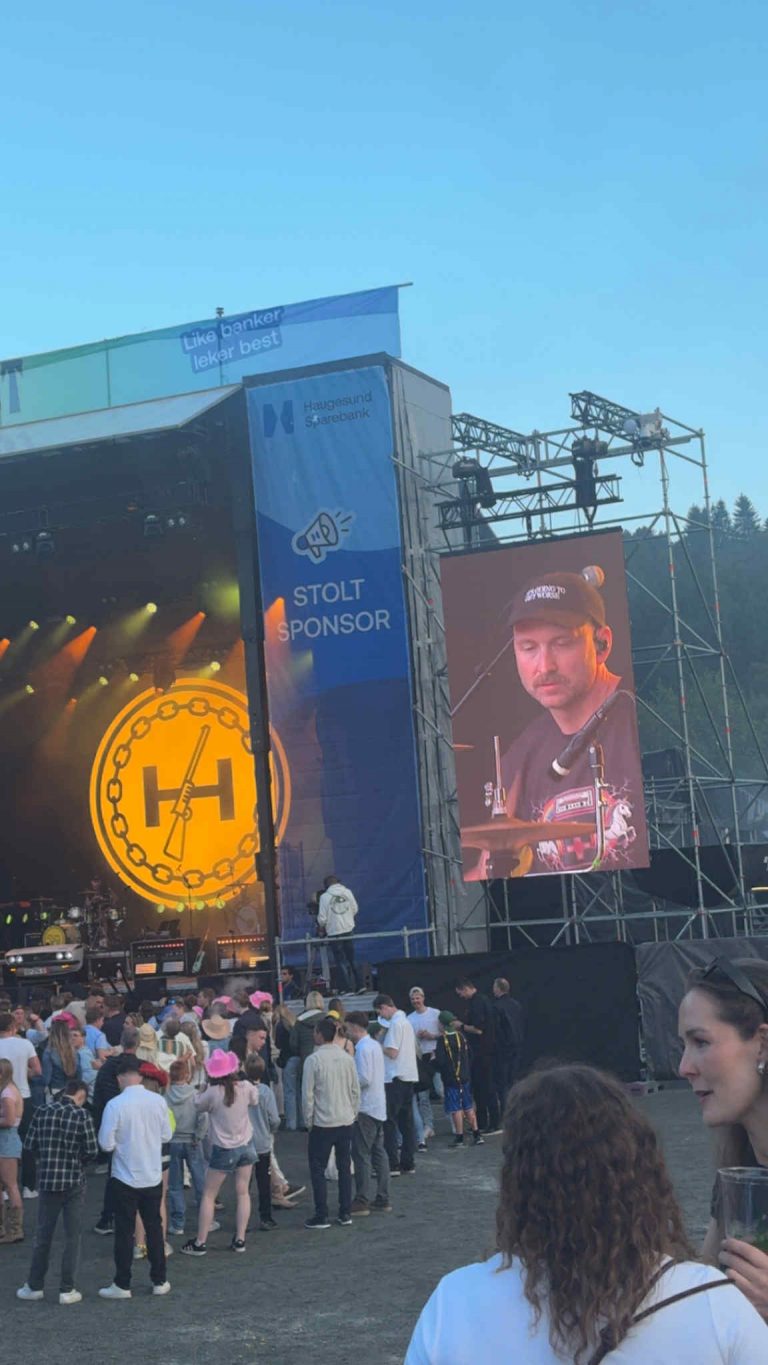 God stemning på Gjerstad - Tysnesingen
