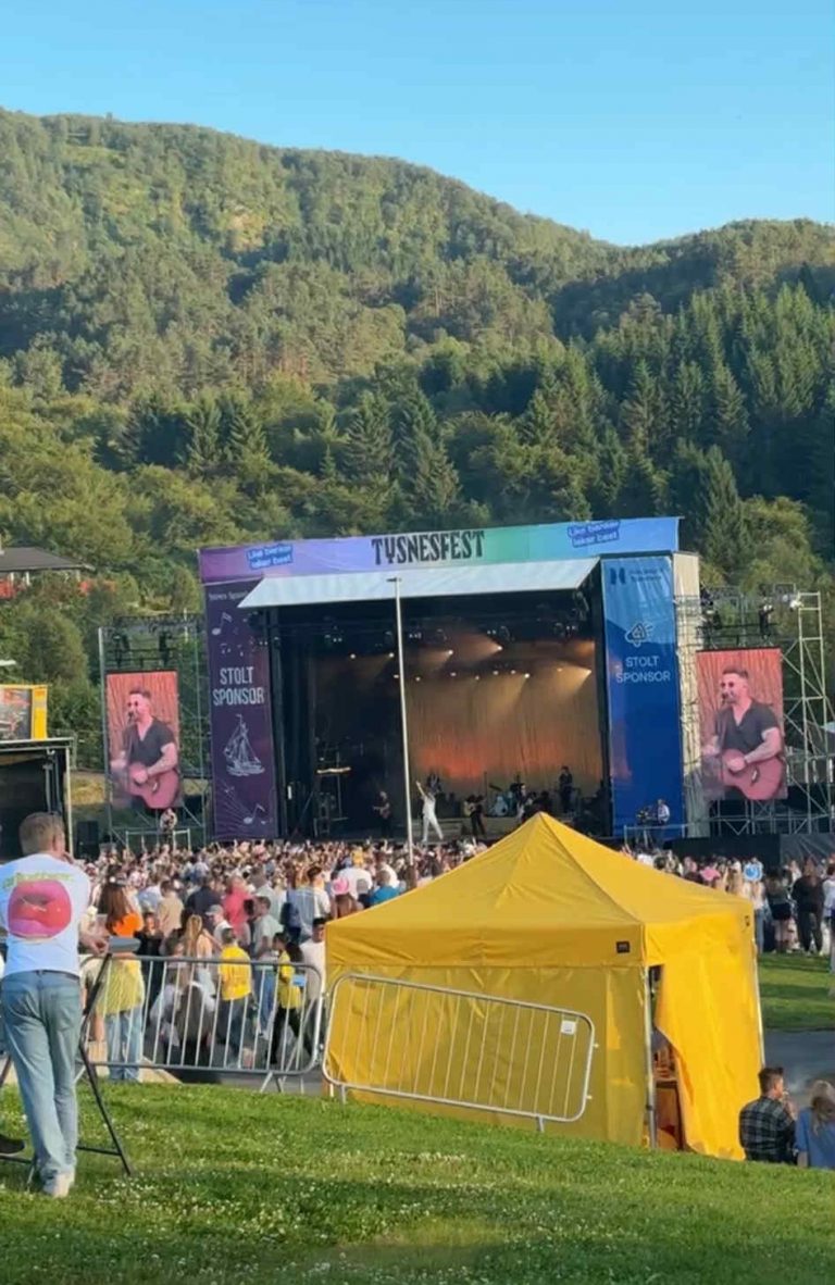 God stemning på Gjerstad - Tysnesingen